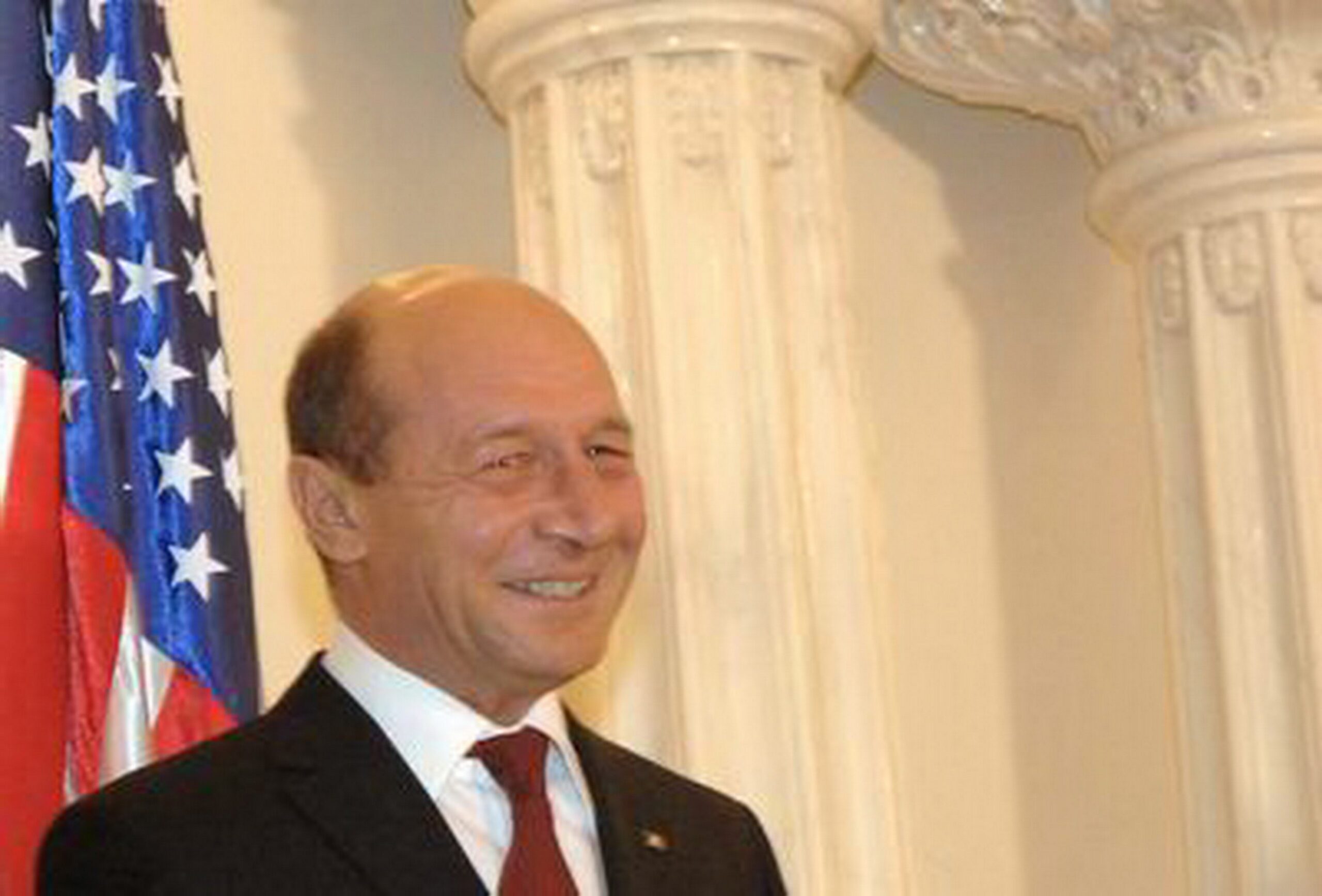 Băsescu bate cu pumnul în masă: ”Avem obligaţia să asigure(sic ...
