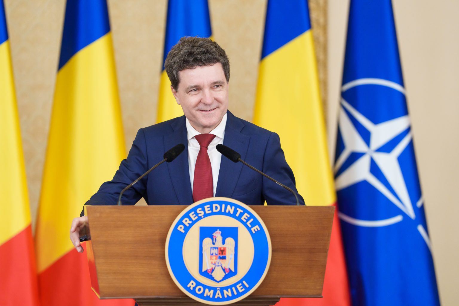 Președintele Nicușor blochează legea anti-legionari: Și Eminescu avea ...